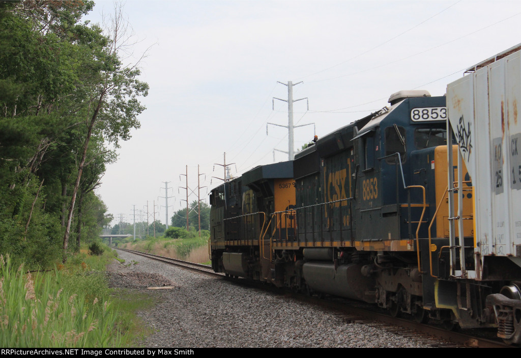 CSXT 8853 on CSX Q621-11